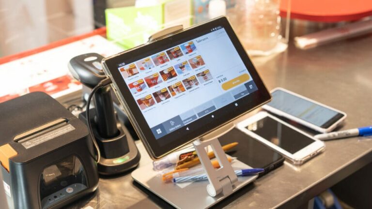 POS cash register with software - By WeOmni